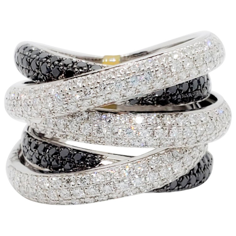 Poniros White Diamond and Black Diamond Pave Ring in 18 Karat White ...