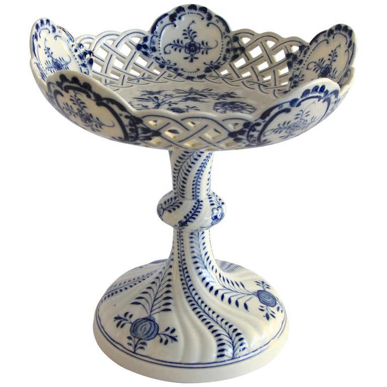 Porcelain Centerpiece Blue Onion Pattern by Meissen, Germany, circa ...