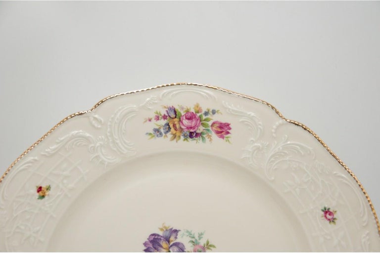 Porzellan-Couchtisch, Rosenthal Sanssouci, 1946, 42 Teile. im Angebot ...