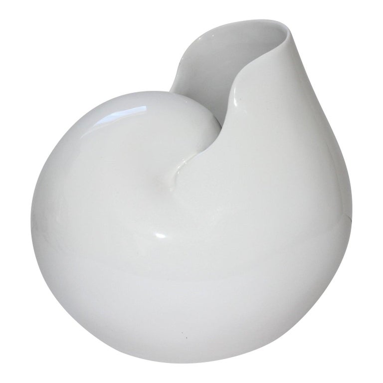 Porcelain SeaShell Form Vase For Sale at 1stDibs