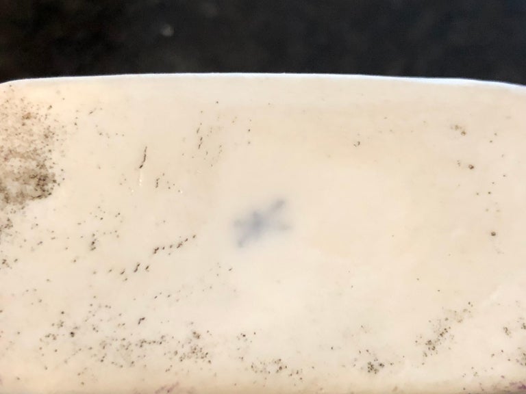 Porcelain Snuff Box, Samson, Paris, circa 1950 For Sale at 1stDibs