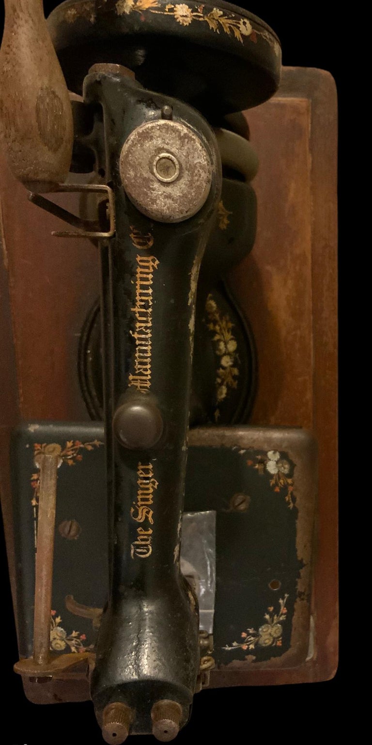 Portable Singer Manufacturing Co. Sewing Machine Model 24-61 at 1stDibs