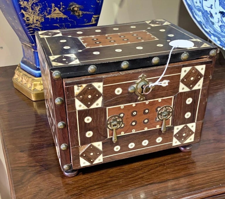 PORTUGUESE BOX 18th century For Sale at 1stDibs