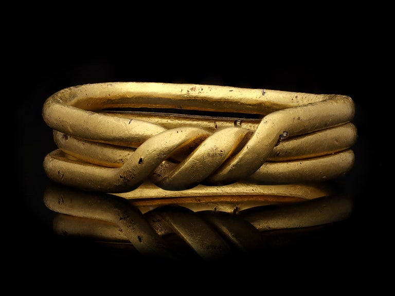 Post Medieval Gold Puzzle Ring, circa 1650-1700 For Sale at 1stDibs
