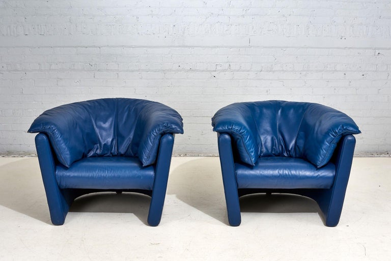 Post Modern Blue Leather Barrel Lounge Chairs, 1980 For Sale at 1stDibs