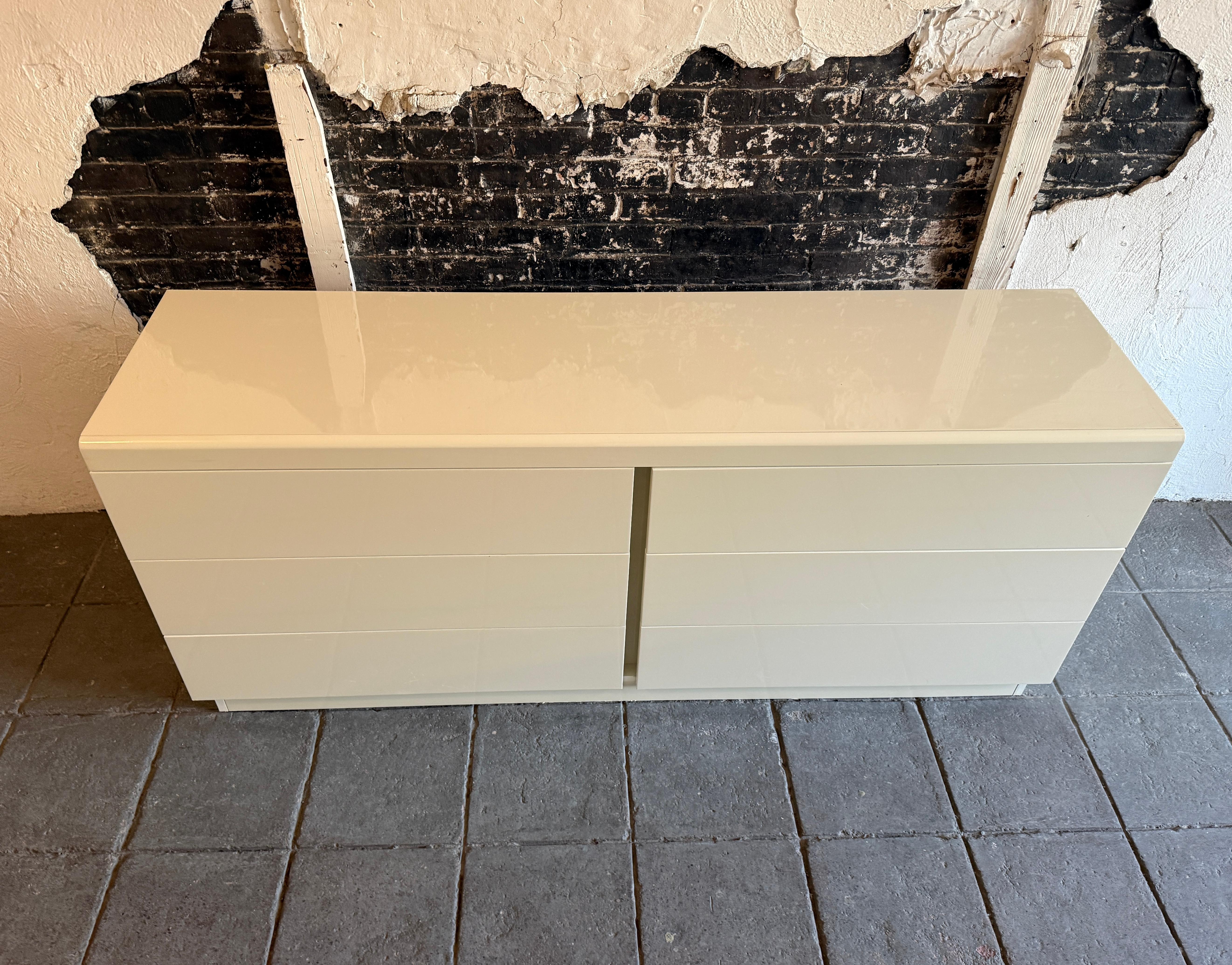 Post modern taupe beige Gloss lacquer 6 Drawer long Dresser Italy For ...