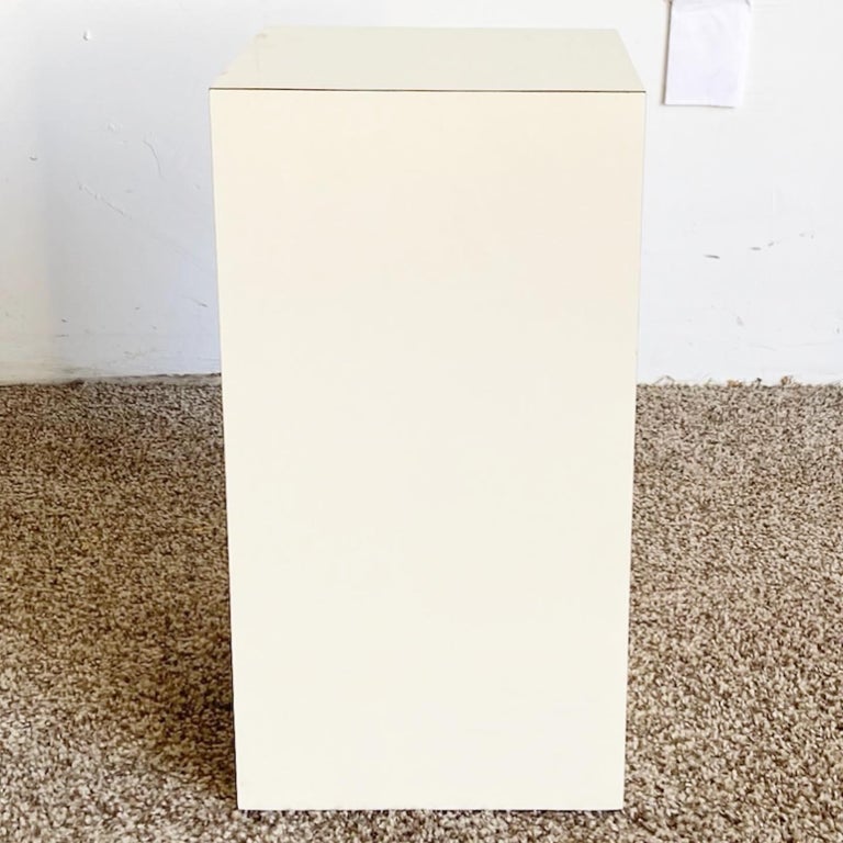 Postmodern Cream Lacquer Laminate Side Table/Pedestal For Sale at 1stDibs