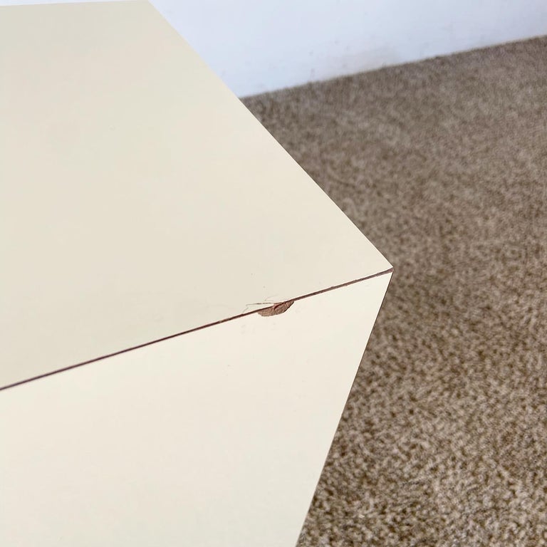 Postmodern Cream Lacquer Laminate Side Table/Pedestal For Sale at 1stDibs