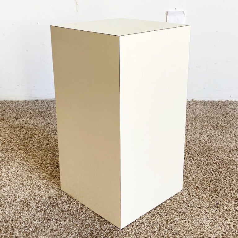 Postmodern Cream Lacquer Laminate Side Table/Pedestal For Sale at 1stDibs