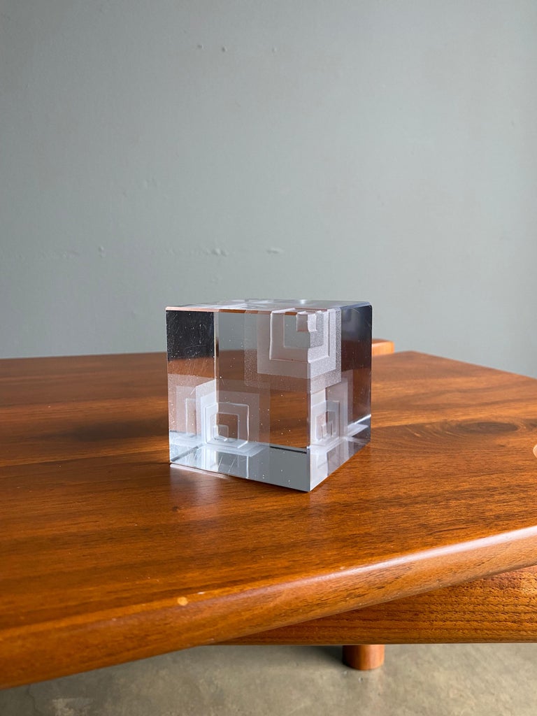 Postmodern Glass Cube Paperweight, 1980's For Sale at 1stDibs