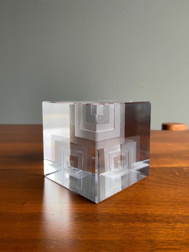 Postmodern Glass Cube Paperweight, 1980's For Sale at 1stDibs