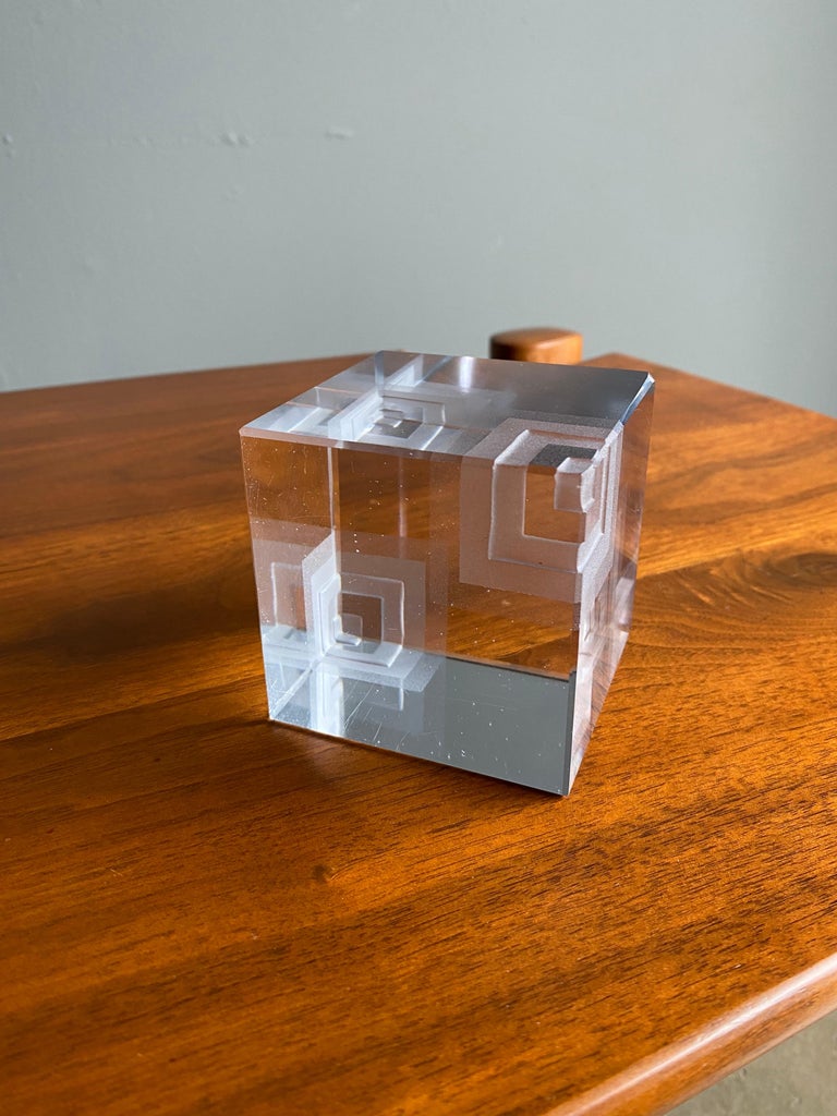 Postmodern Glass Cube Paperweight, 1980's For Sale at 1stDibs