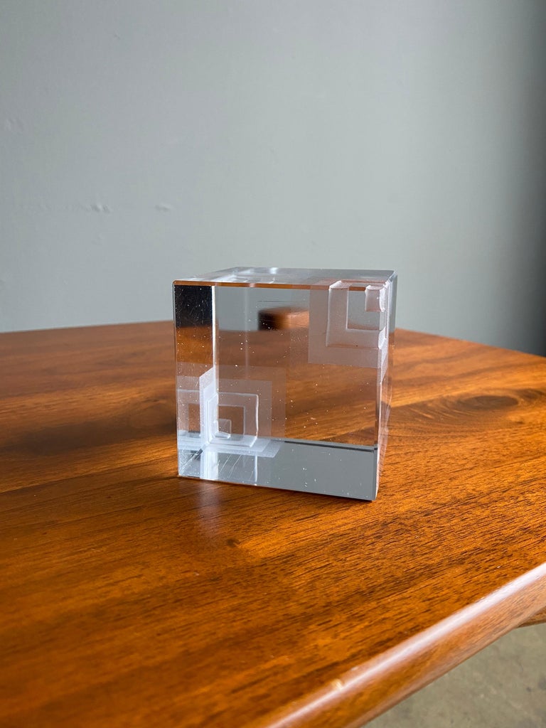 Postmodern Glass Cube Paperweight, 1980's For Sale at 1stDibs