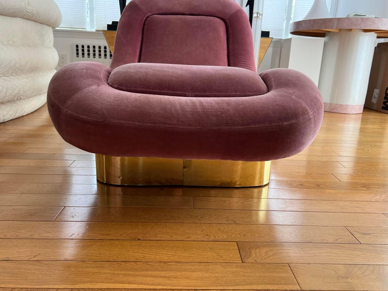 Postmodern Mauve Pink Floating Lounge Chair by Comfort Designs Inc For ...