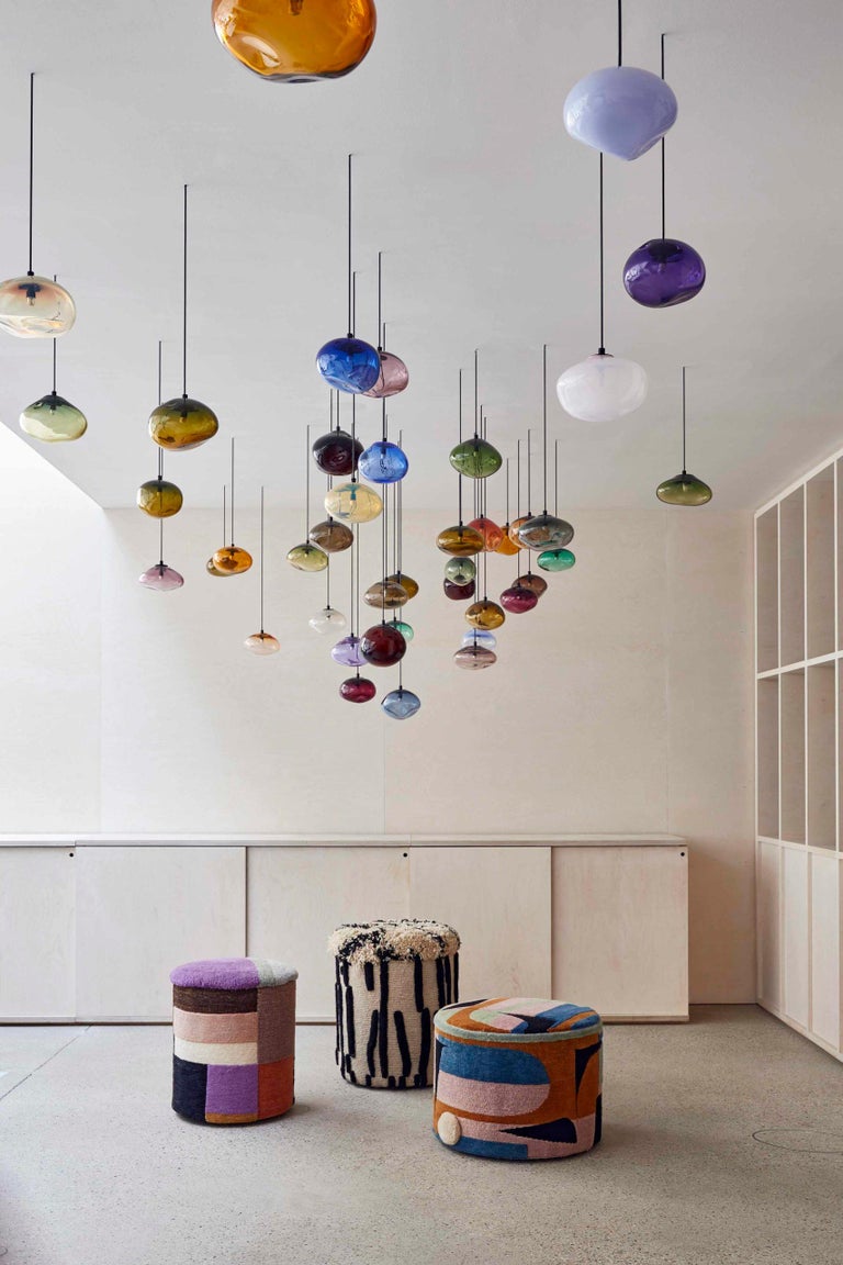 Hocker Charakter Fred von Lyk Teppich im Angebot bei 1stDibs