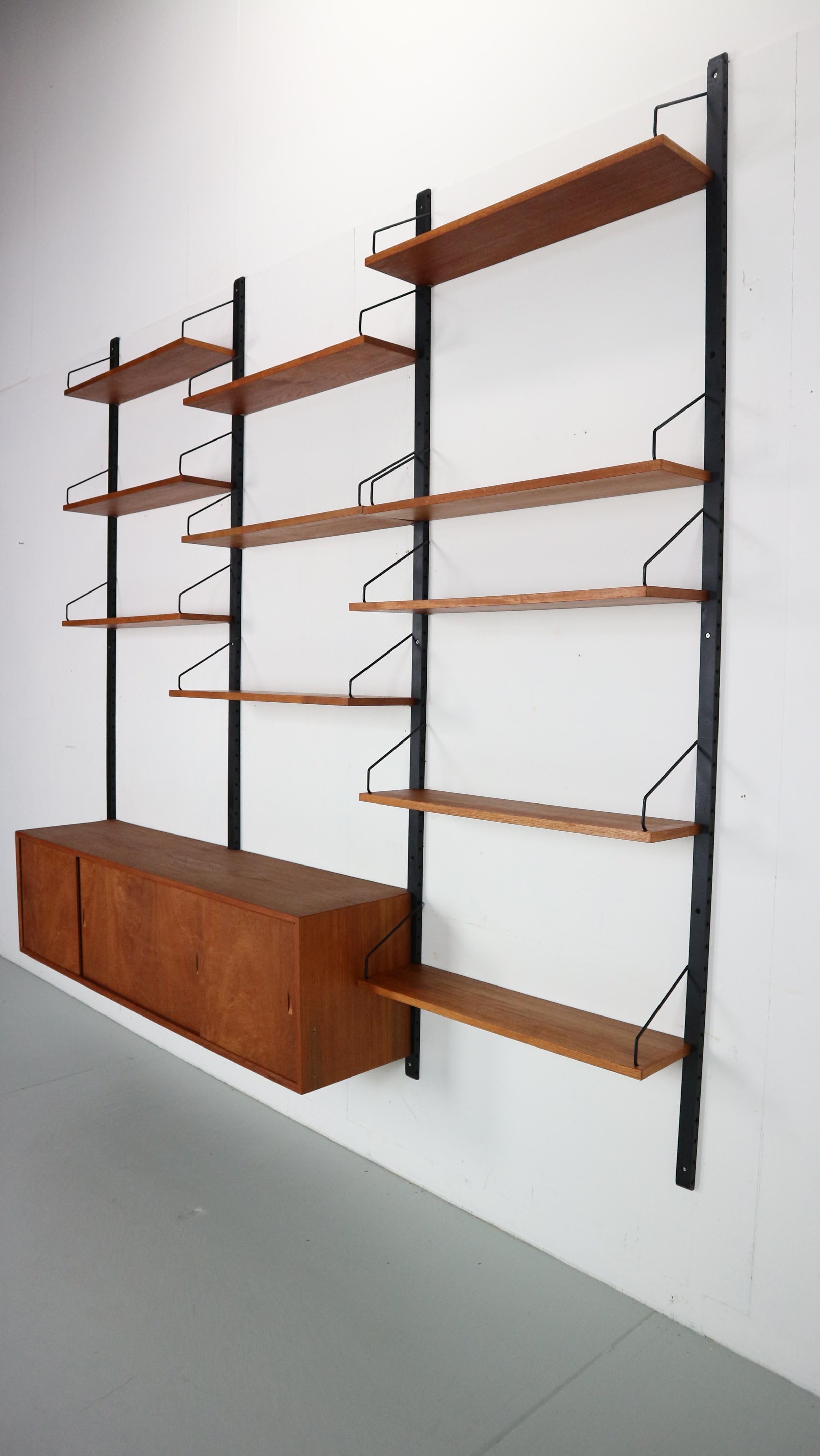Poul Cadovius Mid- Century Modern Modular Teak Wall Unit Shelving for ...