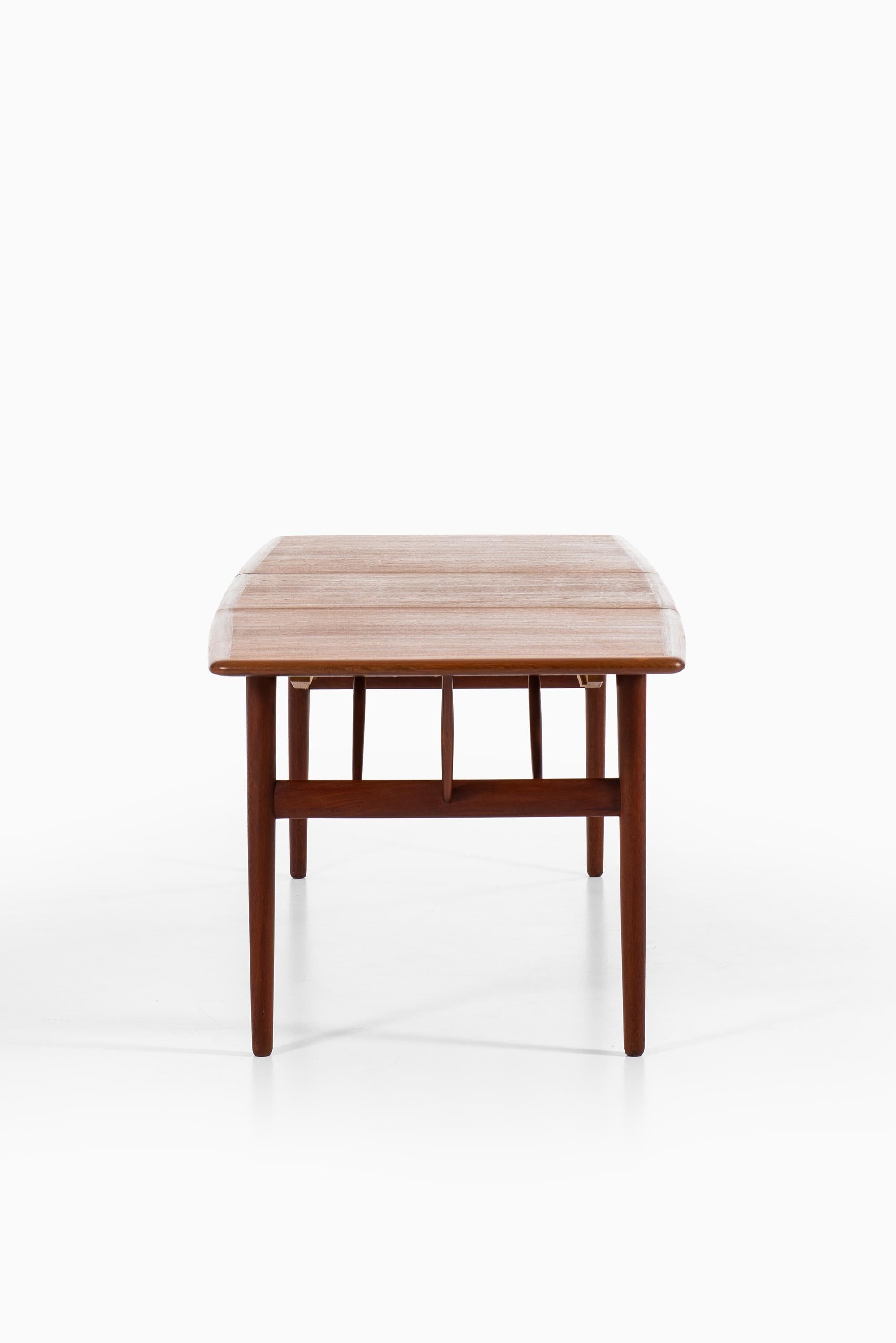 Povl Dinesen Dining Table Model PD 700 by Povl Dinesen in Denmark For ...