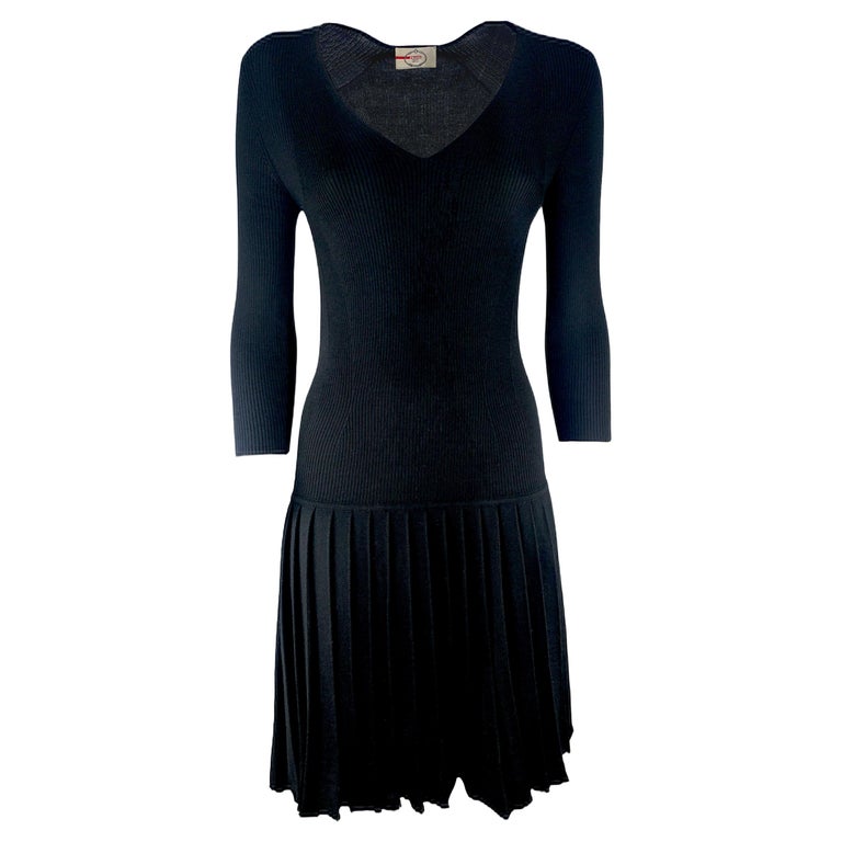PRADA – Black Knitted Stretch Wool Dress with Pleated Skirt | Size 6US ...