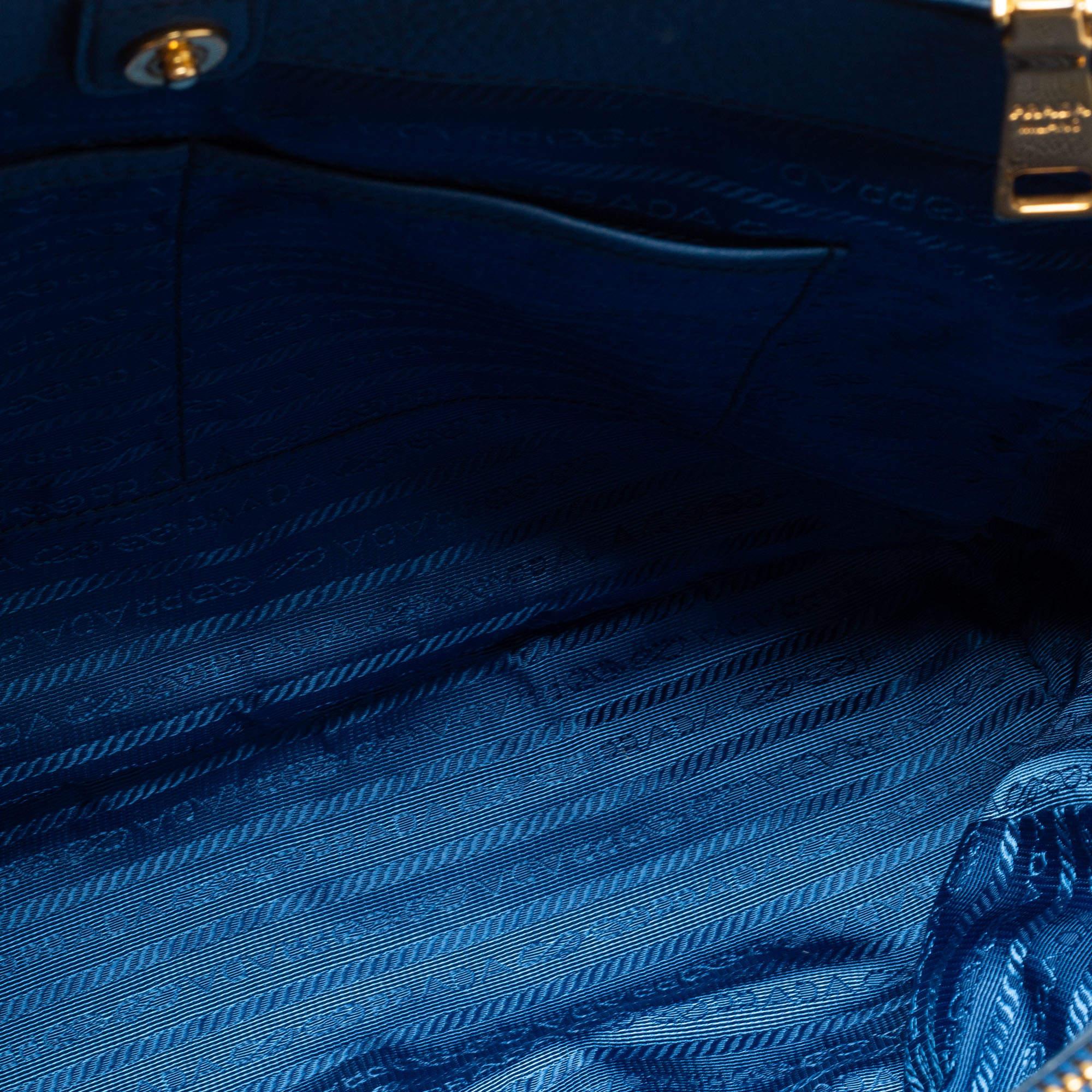 Prada Blue Vitello Daino Leather Double Zip Tote at 1stDibs | bonnie ...