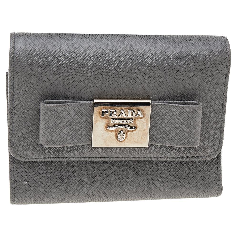 Prada "Lunch Box" Red, Navy and Cream Handbag For Sale at 1stDibs ...