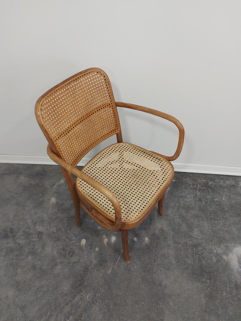 Prague Chair, No. 811 Bentwood Chair, 1960s Arm Rest For Sale at 1stDibs