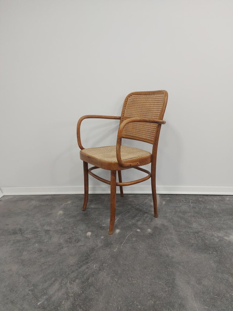 Prague Chair, No. 811 Bentwood Chair, 1960s Arm Rest For Sale at 1stDibs