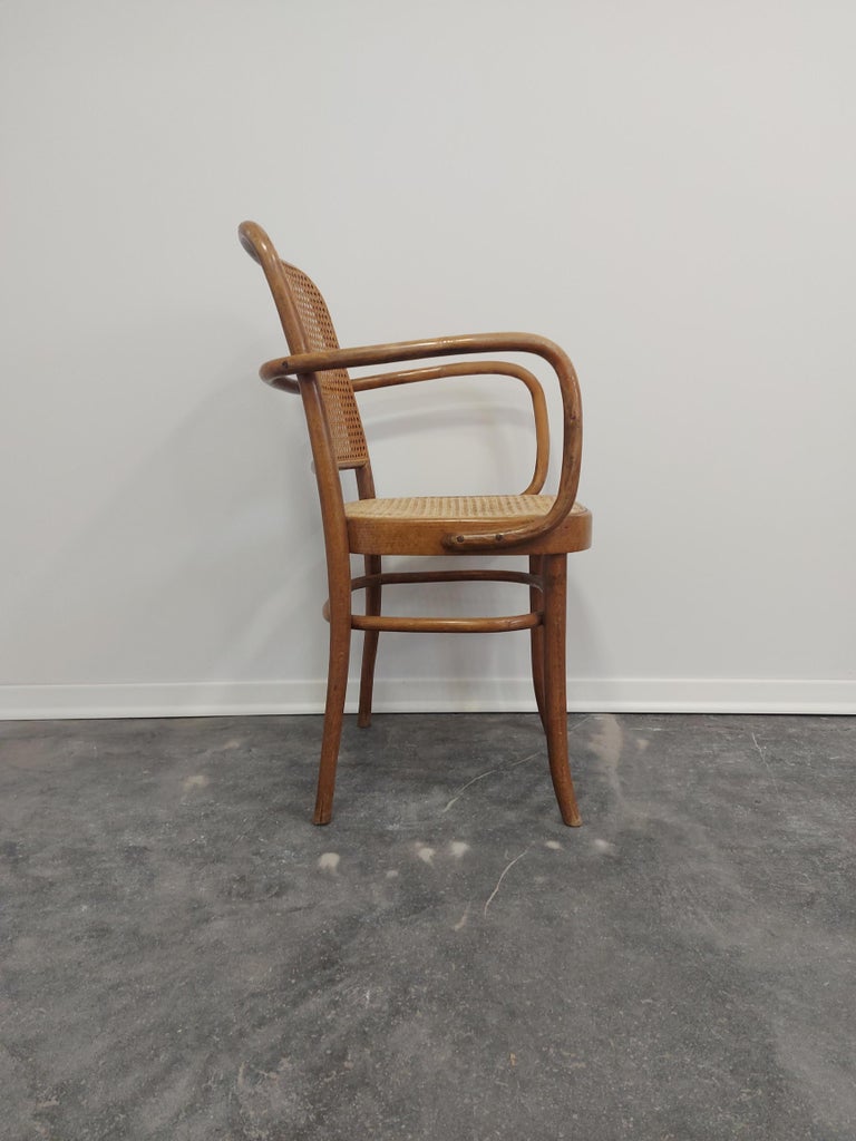 Prague Chair, No. 811 Bentwood Chair, 1960s Arm Rest For Sale at 1stDibs