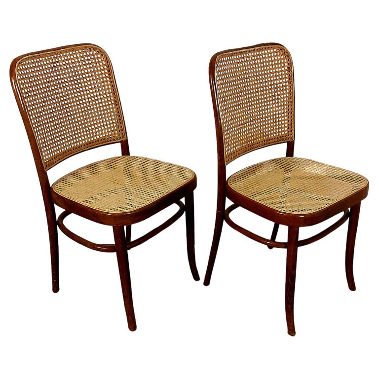 Prague Chair, No. 811 Bentwood Chair, 1970s, 1 of 2 For Sale at 1stDibs