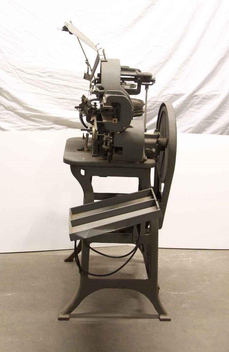 Graphotype, machine d'embossage et d'impression, pré-1929 ...