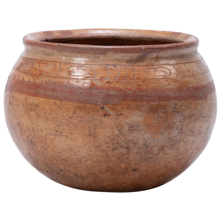 Pre-Columbian Round Incised Bowl For Sale at 1stDibs