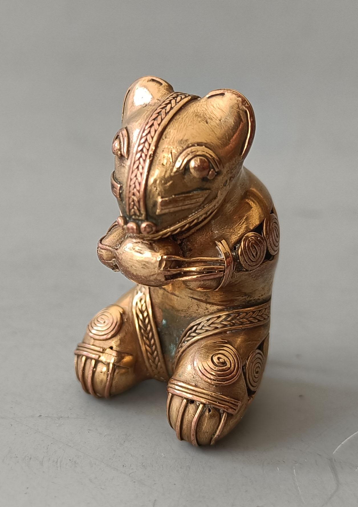 Pre Columbian Superb Gold Tumbaga feline pendant Colombia For Sale at ...