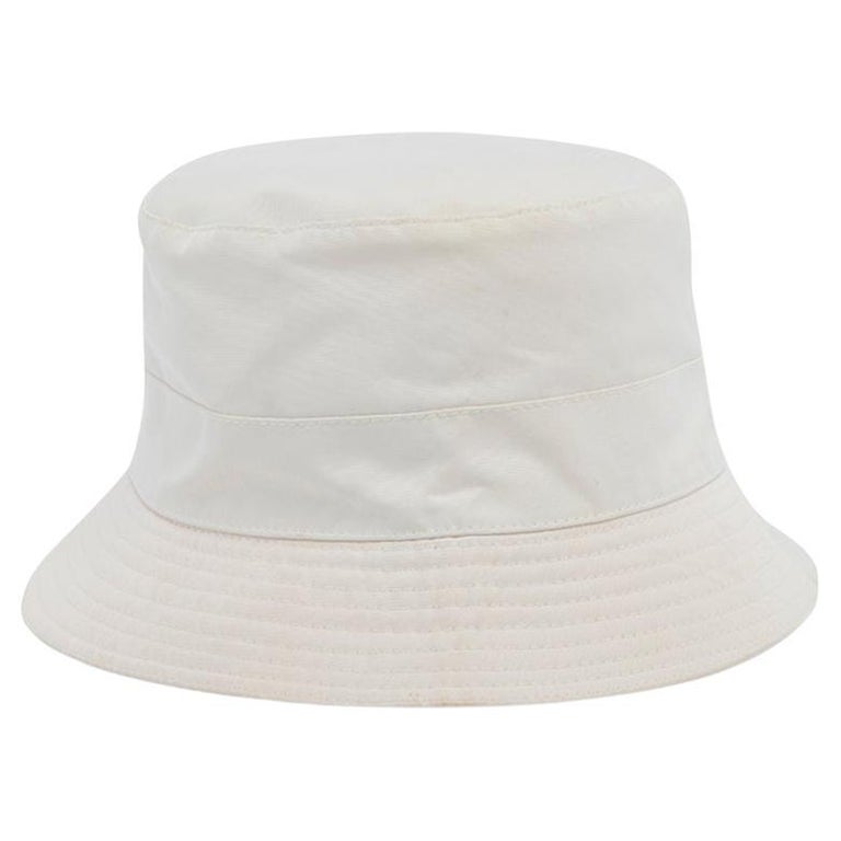 Pre-Loved Hermès Women's White Polyester Bucket Hat For Sale at 1stDibs