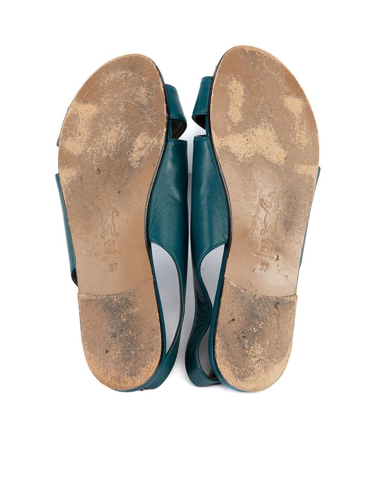 Pre-Loved Marni Women's Turquoise Flat Leather Sandals For Sale at 1stDibs