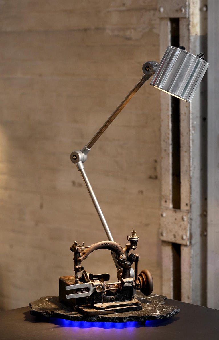 Presentation Lamp For Sale at 1stDibs