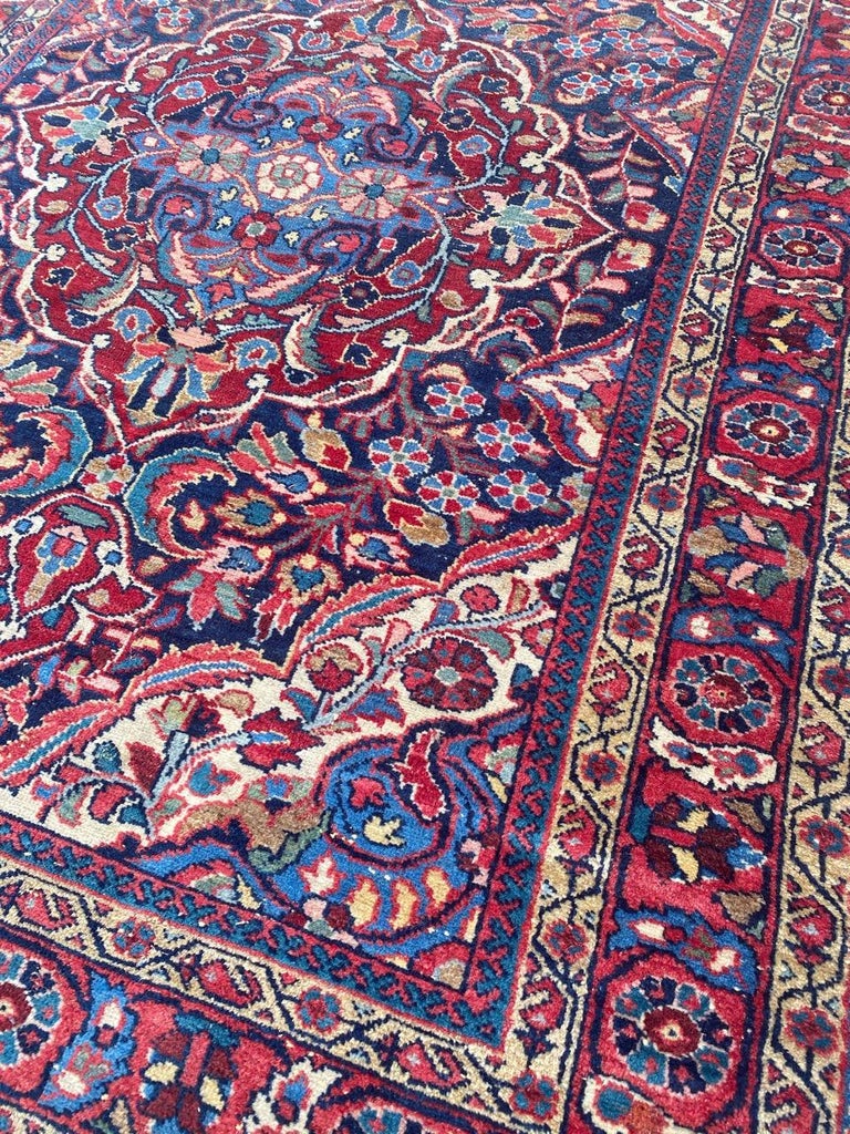 Pretty Antique Sarouk Rug For Sale at 1stDibs