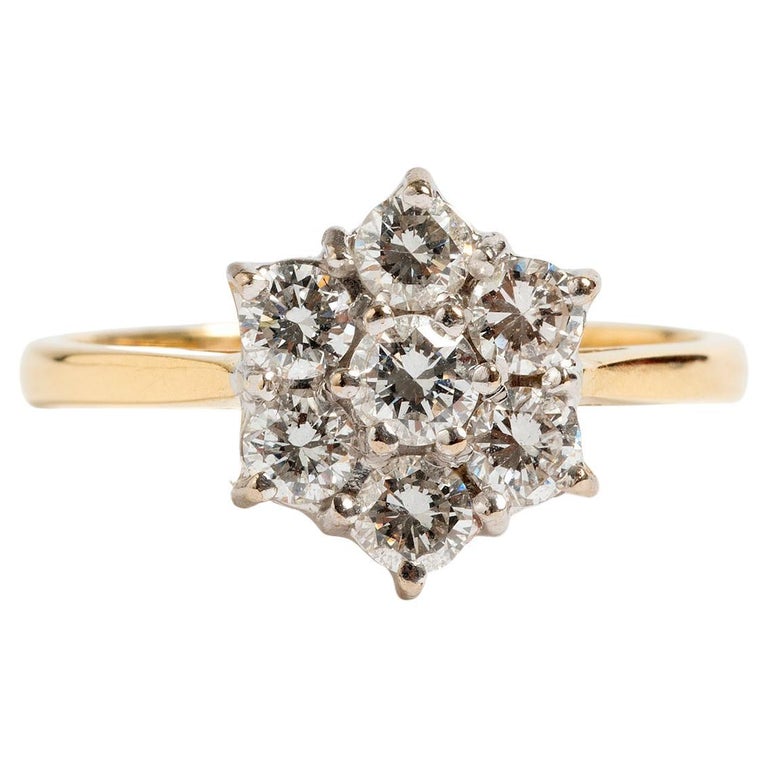 Pretty Diamond Ring, 18K Yellow Gold For Sale at 1stDibs