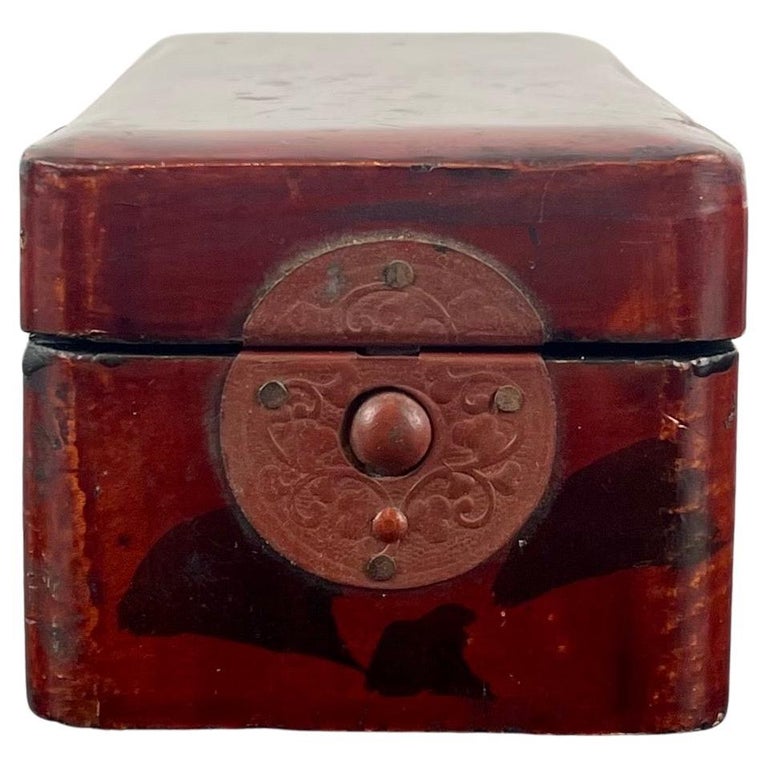 Small Japanese lacquered advertising box for Wiggishoff Paris, late ...