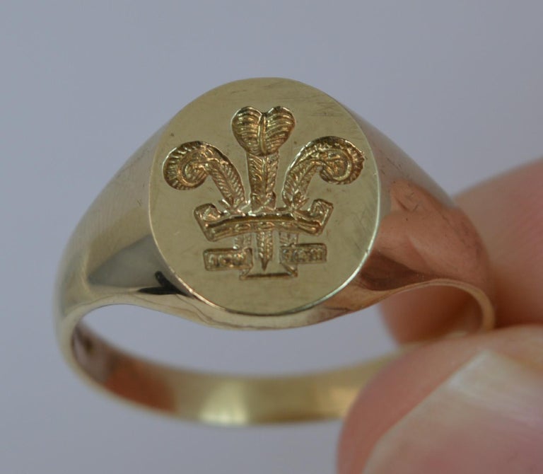 Prince of Wales Feather Intaglio 9 Carat Gold Men's or Ladies Signet ...