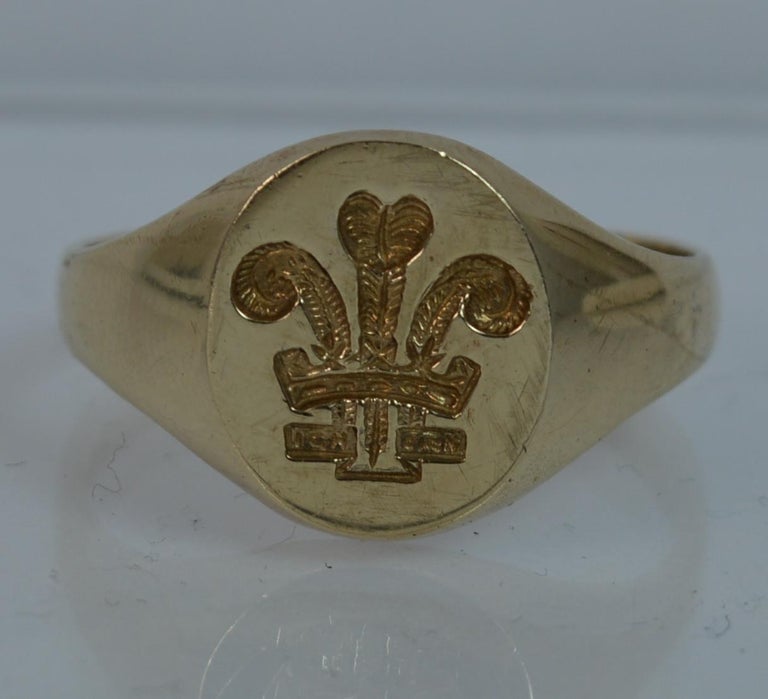Prince of Wales Feather Intaglio 9 Carat Gold Men's or Ladies Signet ...