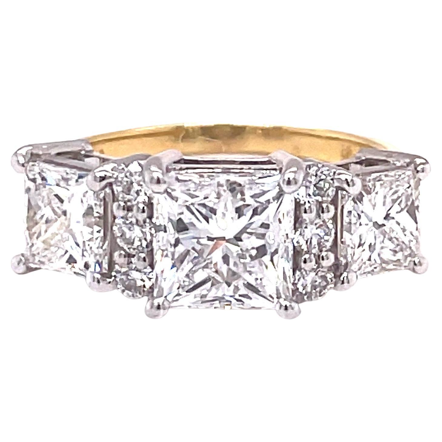 Princess Cut and Round Brilliant Diamond Ring For Sale at 1stDibs