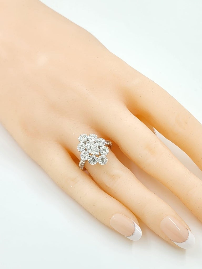 Diamant-Cluster-Ring mit Prinzessinnenschliff und Birnenschliff aus 18 ...