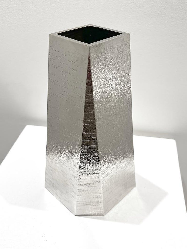 Prisma Vase Hammered Nickel-plated metal Modern 21st Century For Sale ...