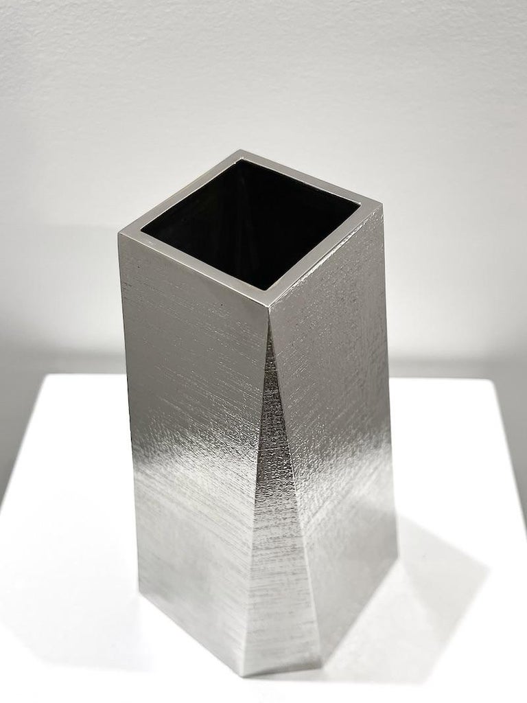 Prisma Vase Hammered Nickel-plated metal Modern 21st Century For Sale ...