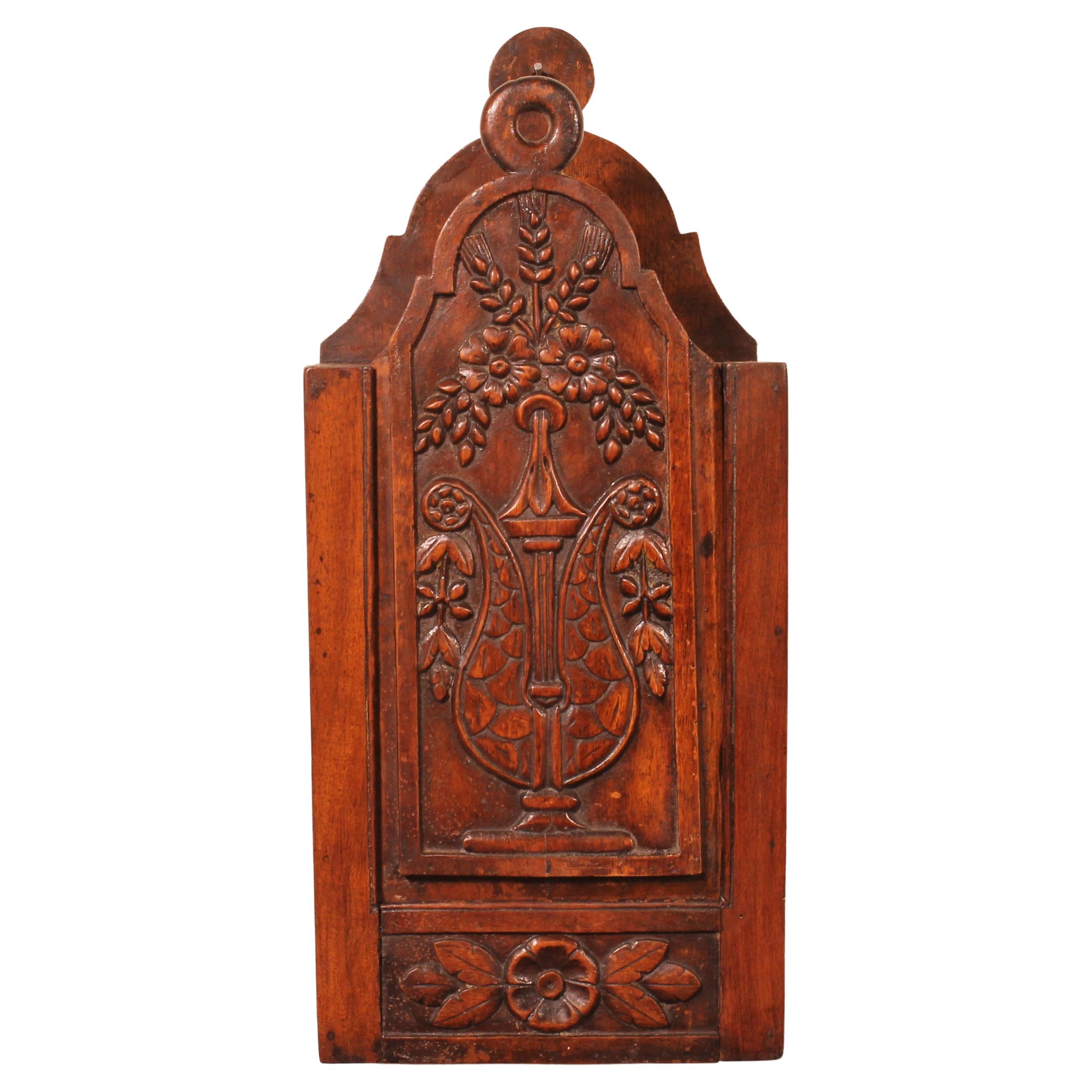 Provençal Salt Box In Walnut Early 19th Century For Sale at 1stDibs