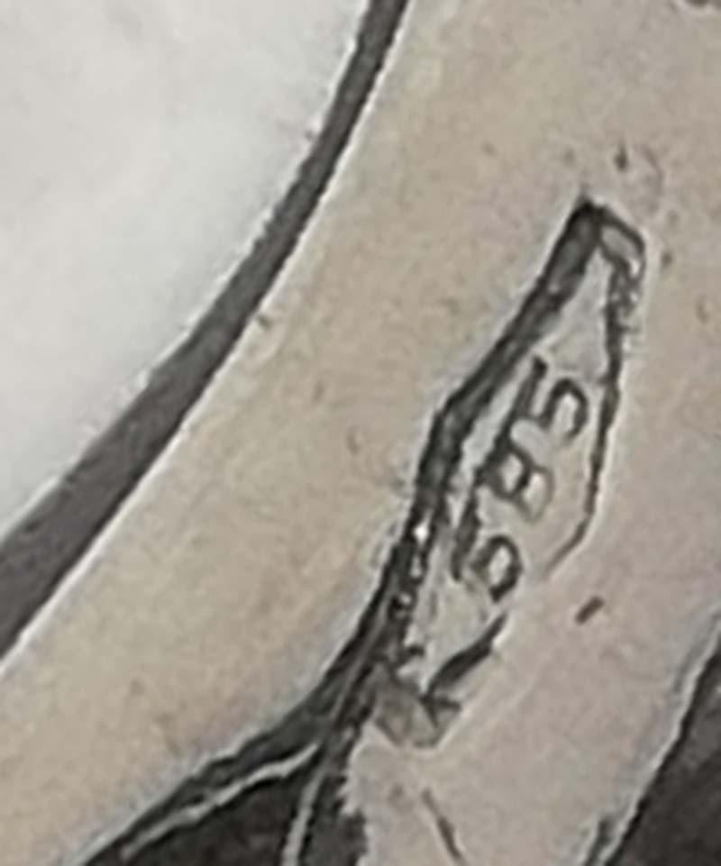 Pyramid of Blue Sapphires and Diamonds White Gold Cluster Fashion ...