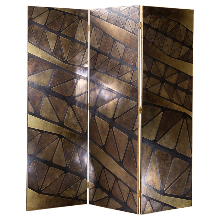 QE 2 Screen by Novocastrian For Sale at 1stDibs