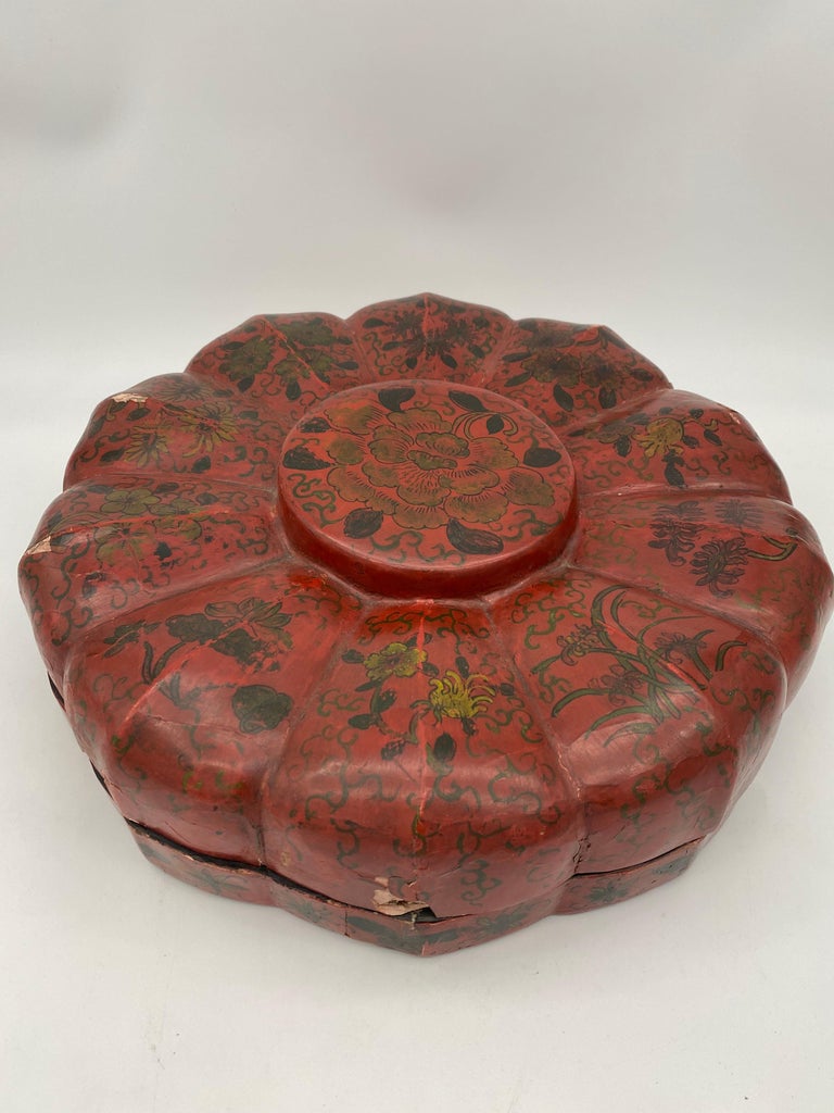 Qing Dynasty Chinese Red Lacquer Box For Sale at 1stDibs