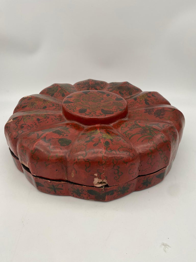 Qing Dynasty Chinese Red Lacquer Box For Sale at 1stDibs