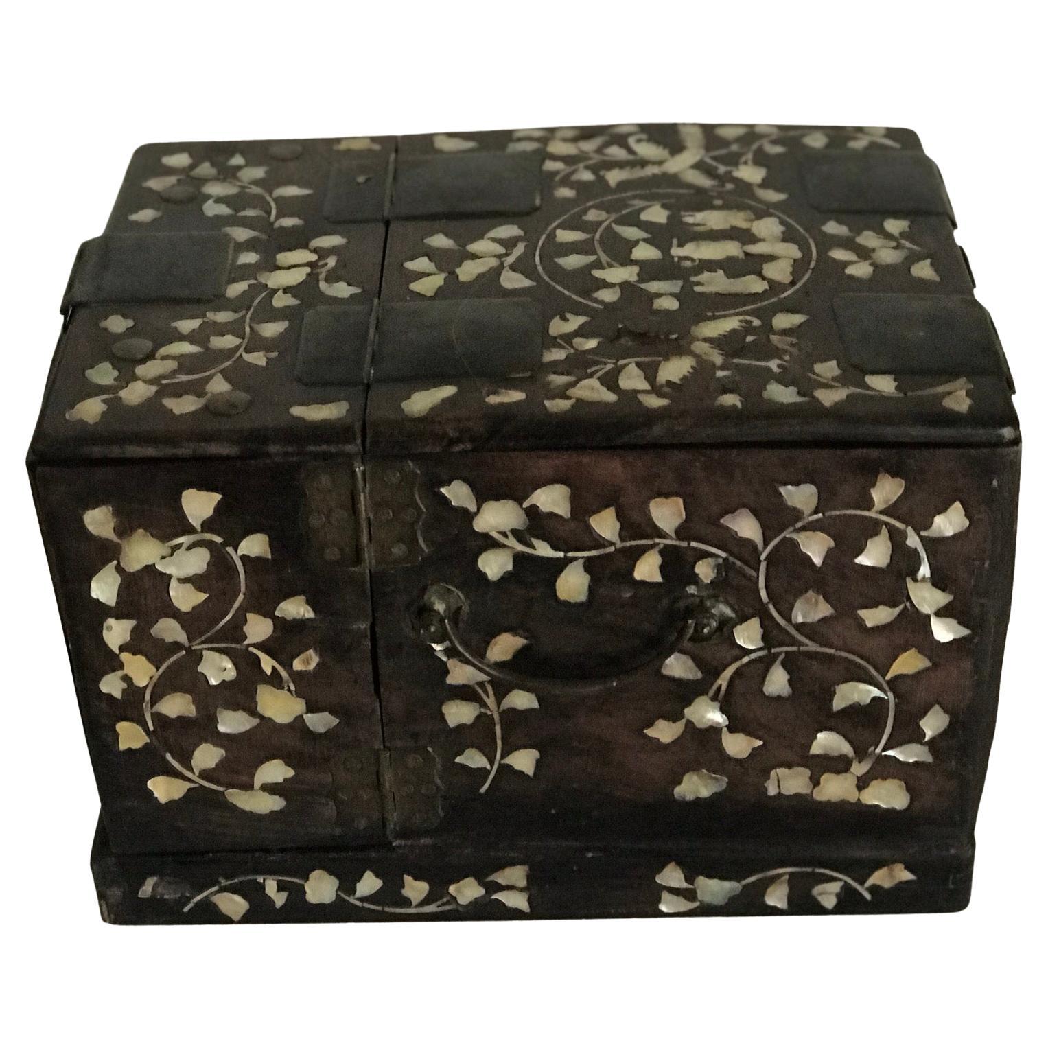Japanese Shibayama Mother-of-Pearl Jewelry Box at 1stDibs