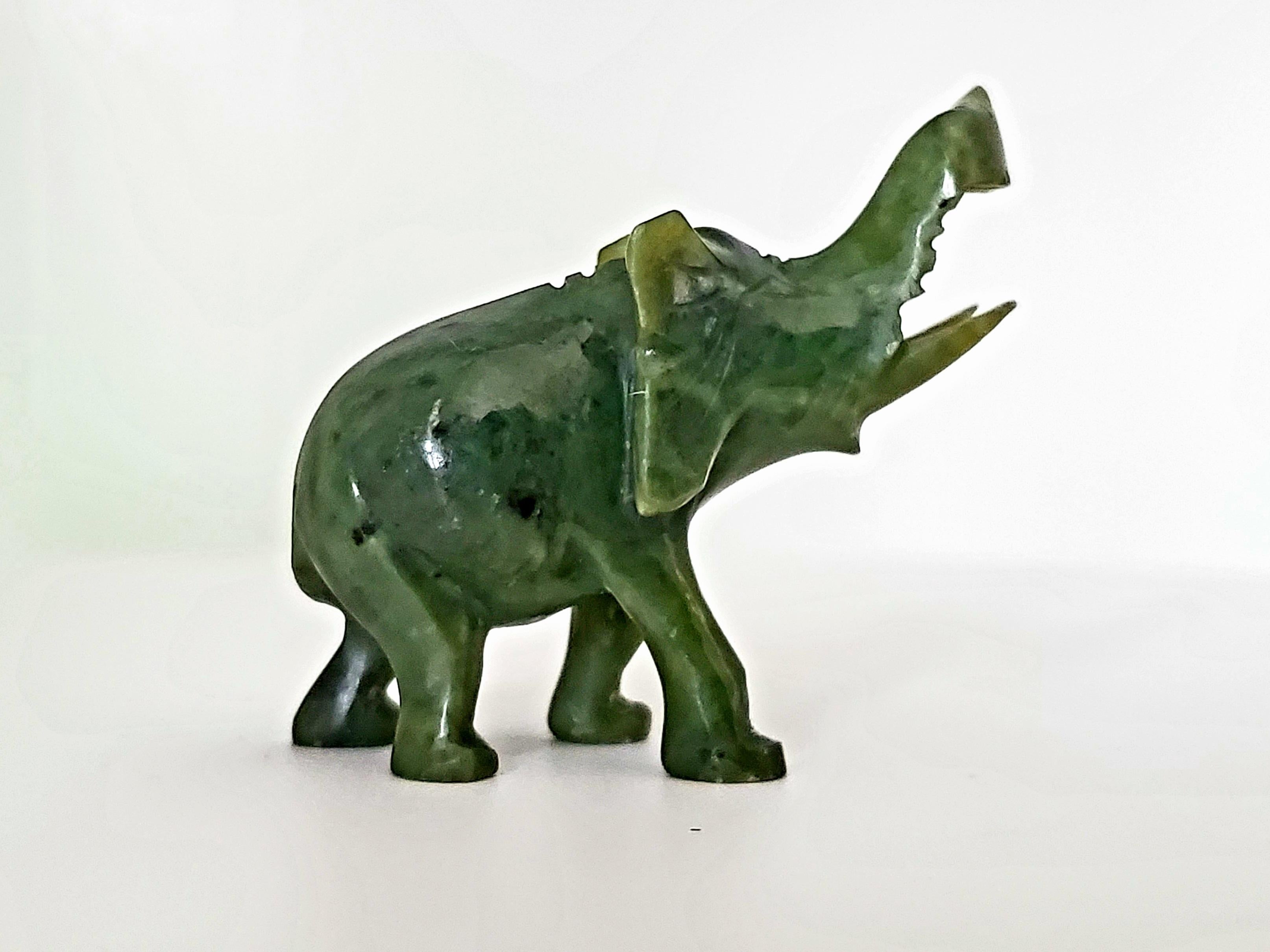Natural Spinach Jade Animal Figurines from Qing Dynasty For Sale at 1stDibs